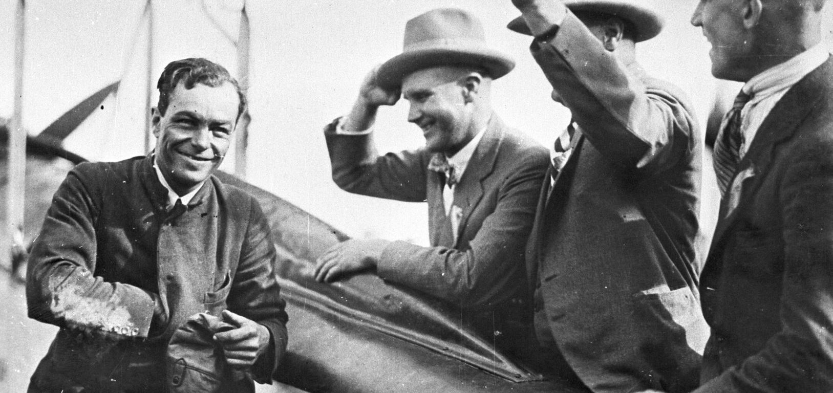 Hustling Hinkler – Queensland Museum Blog