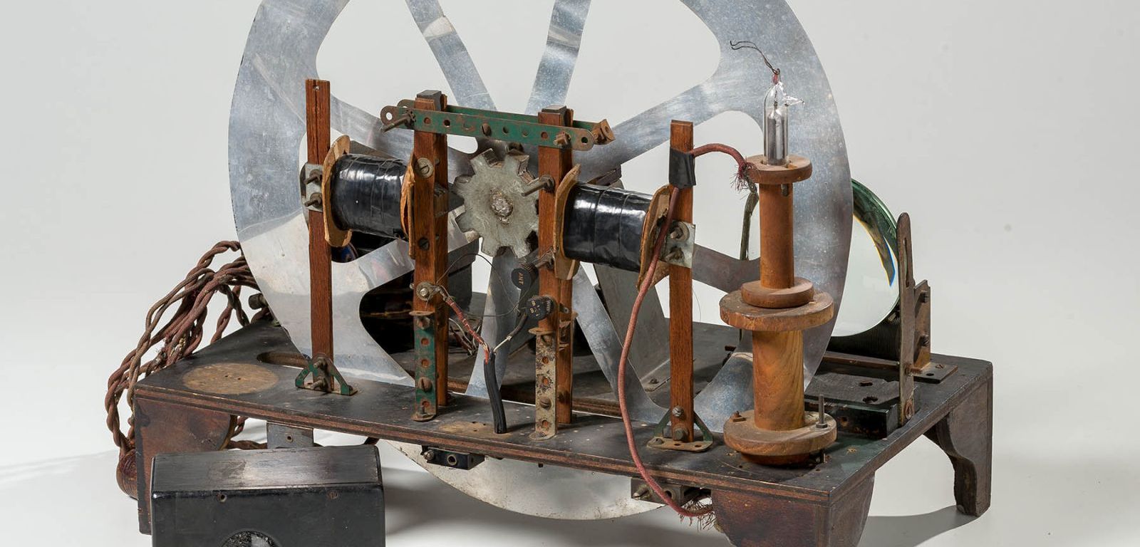 Tune in to early TV transmission in Queensland – Queensland Museum Blog